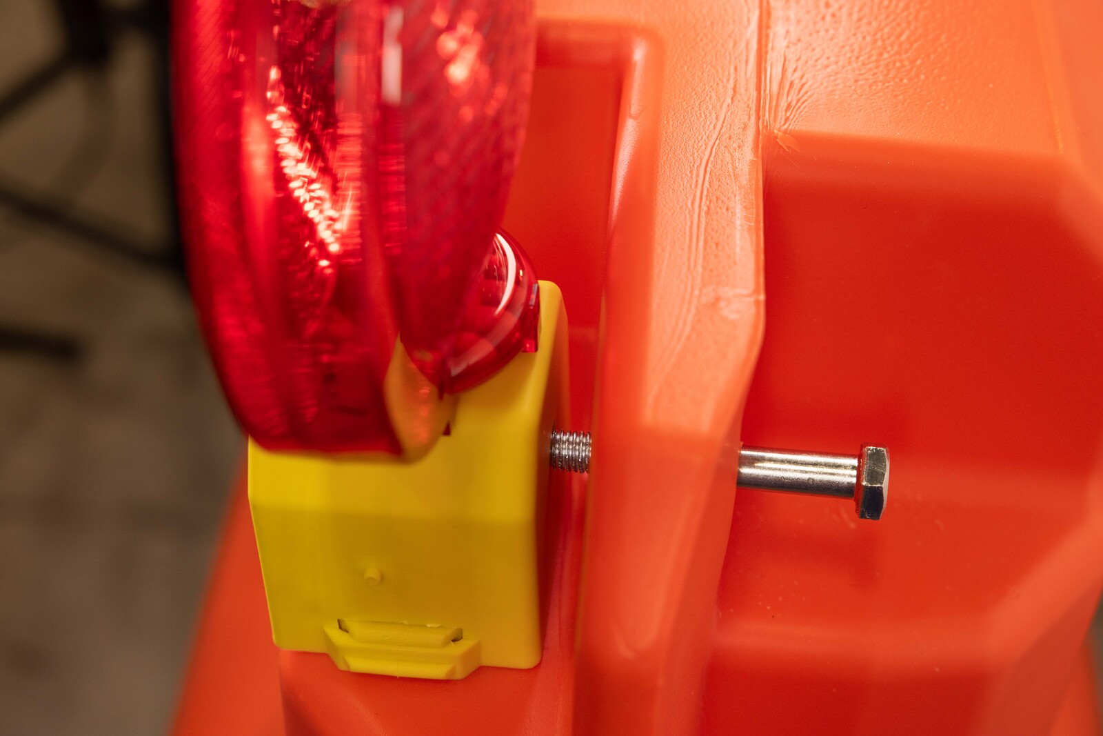 Meet the Bi-Directional Barricade Light » OTW Safety